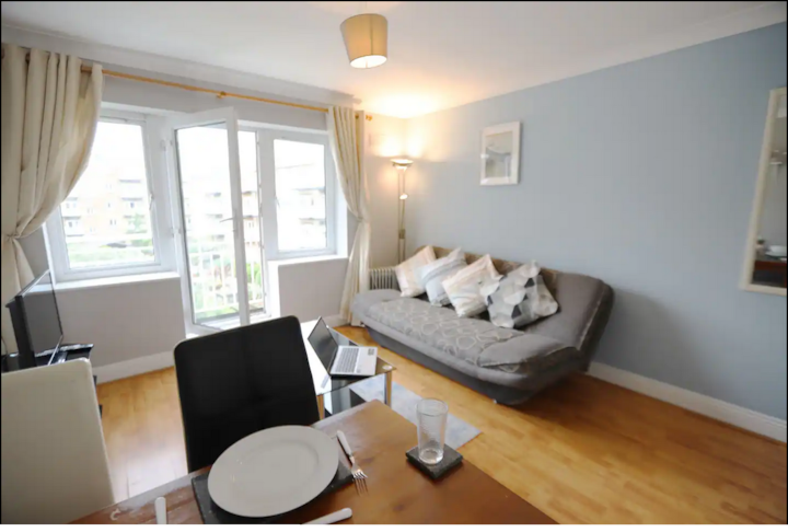 Central 1 Bed With Balcony - Dublin