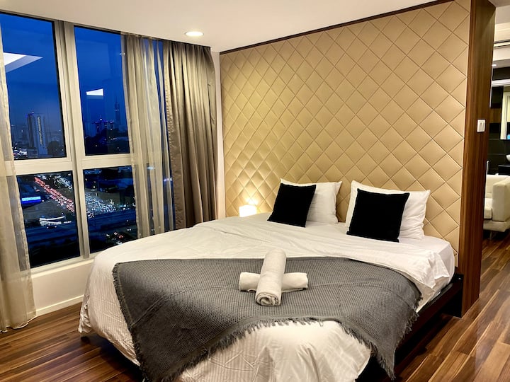 Warm 2 Bed Unit Near Mid-valley - Kuala Lumpur