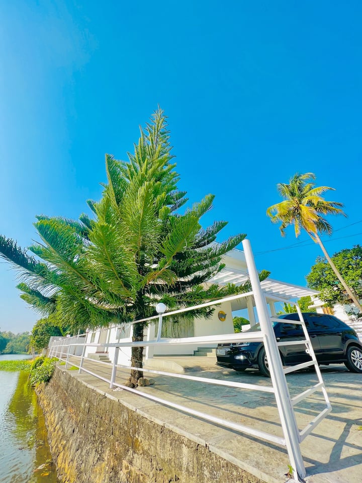4bhk Premium Waterfront Villa Edapally Kochi Aims - 고치