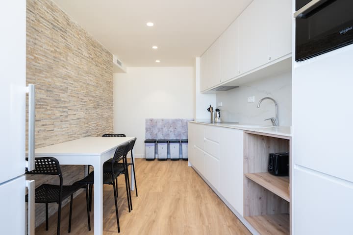 Very Bright Double Room With Private Bathroom - Valencia