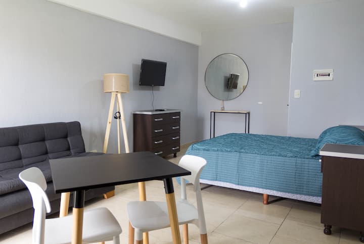 Buena Ubicación De Monoambiente - Bella Vista