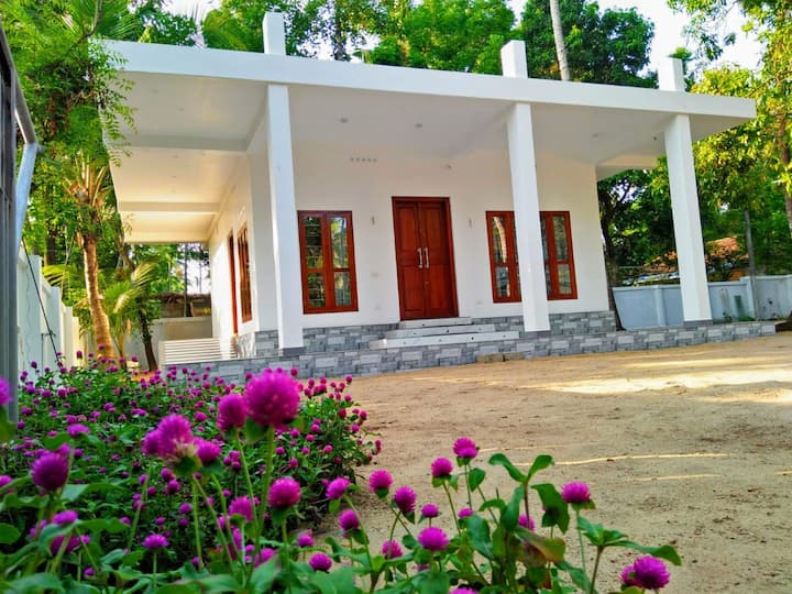 Coconut Garden Heritage Suites - Kodungallur