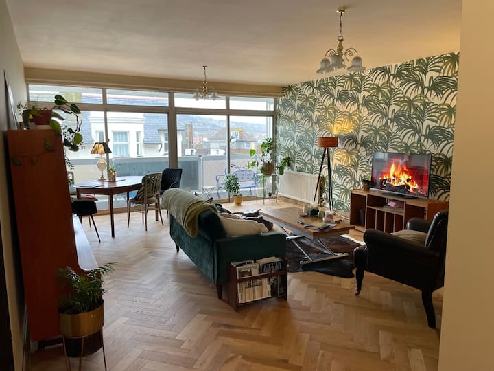 Central Folkestone: 2 Bed Flat. - Folkestone