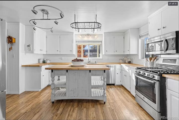 Hot Tub Olde Town Arvada - Arvada, CO