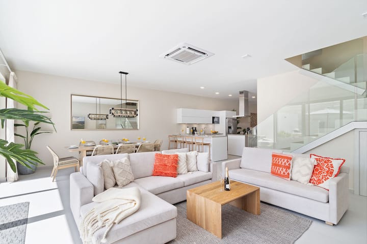 High-end Villa ~ Walk To Beach ~ Pool ~ Ocean View - Aruba