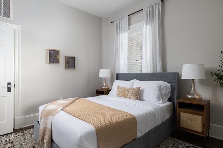 Historic Charm, Modern Comfort In Downtown Gso - Greensboro, NC