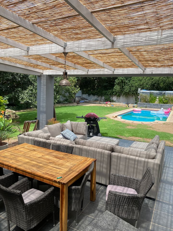 Riverclub, Tranquil And Spacious Centrally Located - Sandton