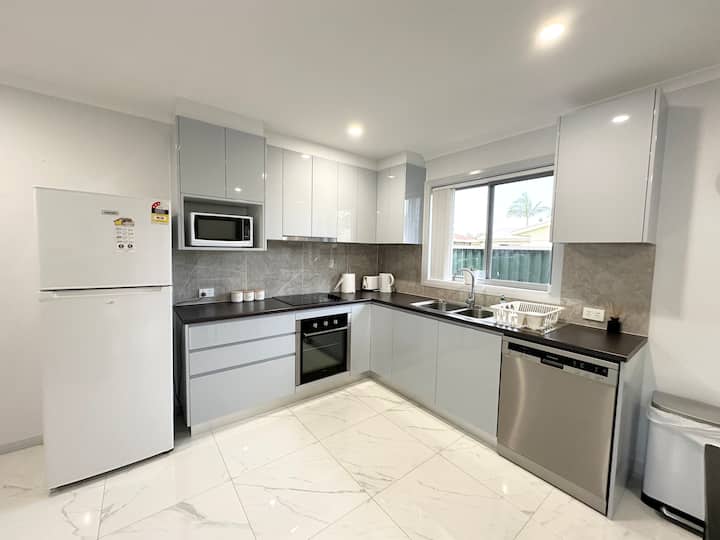 Modern House In Central Liverpool Near Shops/train - Liverpool