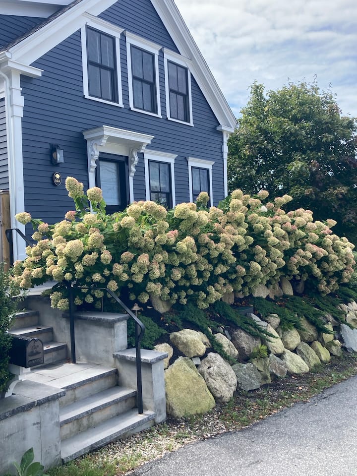 16 Carver A - West End - 2 Bed 2.5 Bath - Provincetown, MA