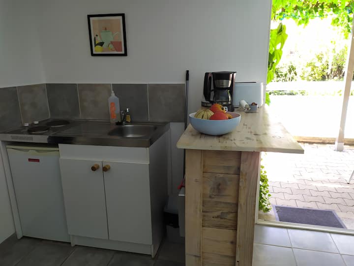 ÉCrin De Verdure Paisible à Bezouce Avec Piscine. - ibis budget Nimes Marguerittes - A9