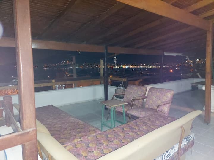 Körfez Manzaralı Teraslı Daire - Foça