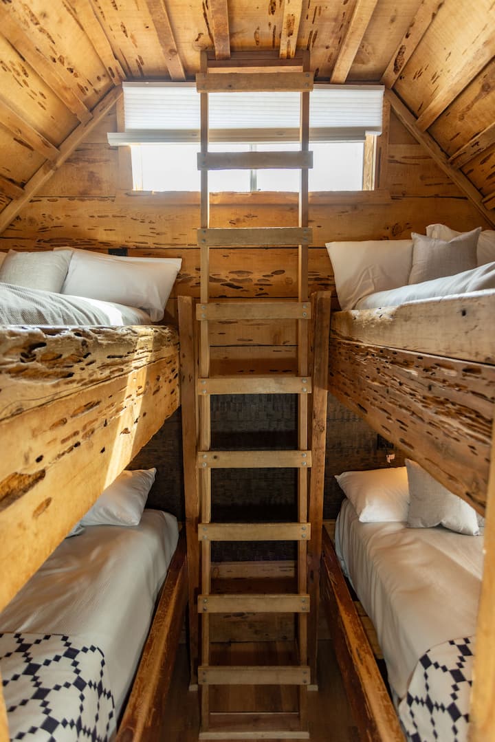 Knotty Pine - Markleeville, CA