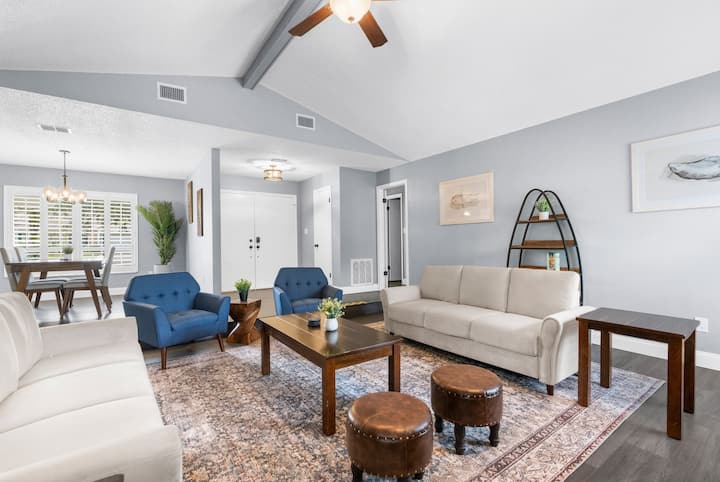 Adv. Coast: 2br/2bh Near Springs, Hot Tub, Fenced - Spring Hill, FL