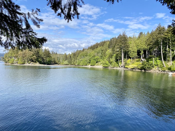 Entire Cottage - A Private Oceanfront Dream! - Sooke