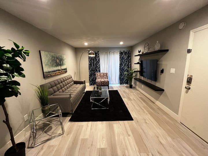 Alpine Suite 2 Bed/1 Bath - Henderson, NV