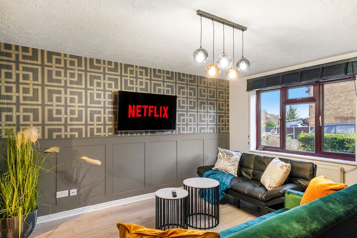 Platinum Hayes - Chic 3 Bed House In Greenhithe - Dartford