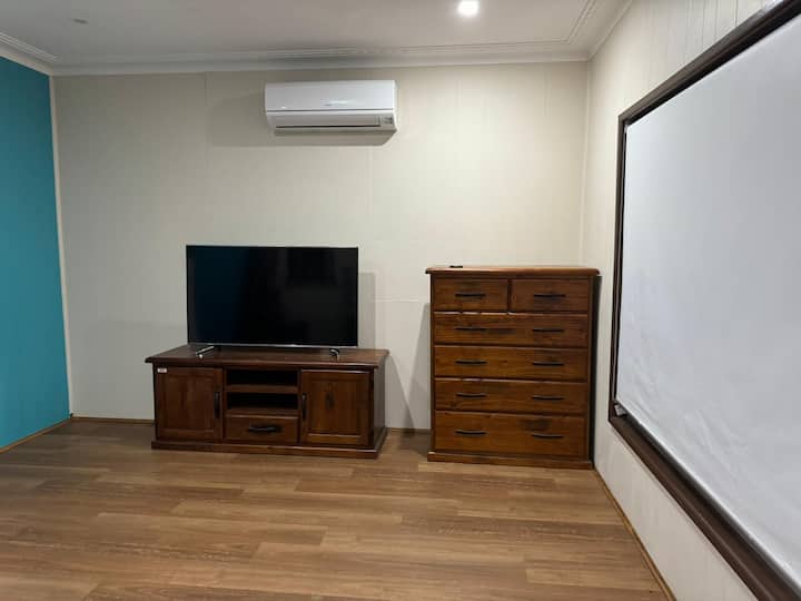 Master Room In 5bed House Near Seven Hills Station - Blacktown