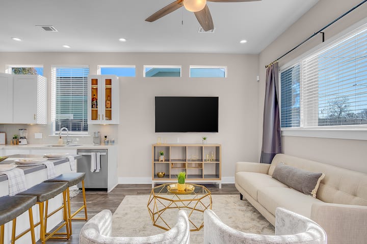 Modern Cottage - Northside - Houston