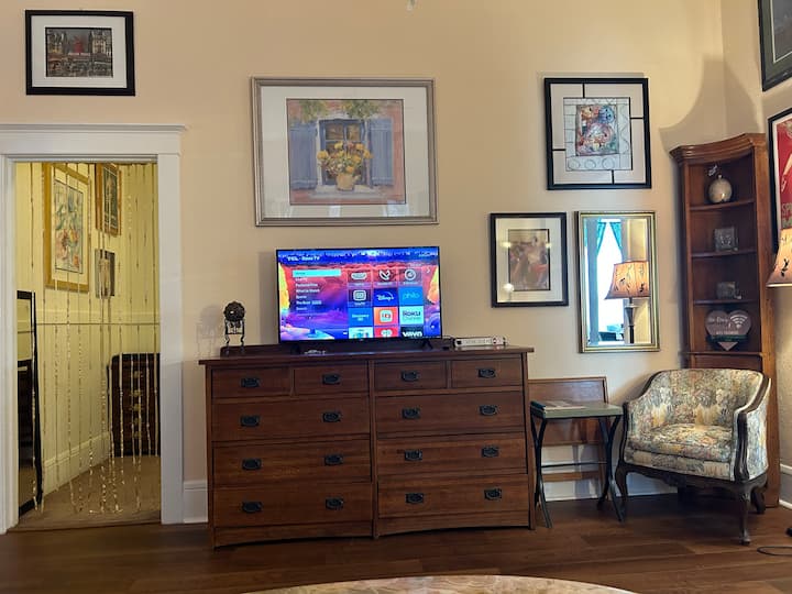 Furnished 1 1/2 Bdrms/liv/din/kitch/ba/park/wi-fi - Stockton, CA