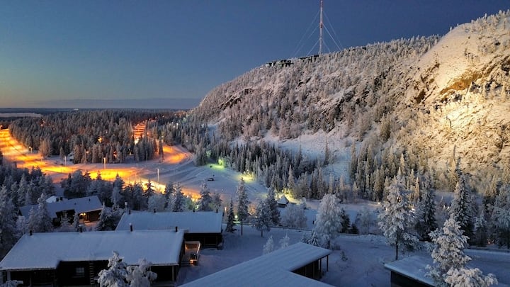Mökki Upeilla Maisemilla Rukalla - Finland