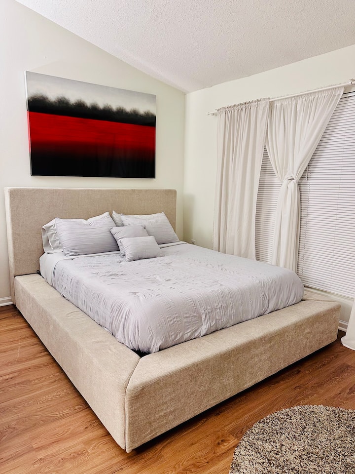 Private Queen Bedroom & Full Bath - Fairfax, VA