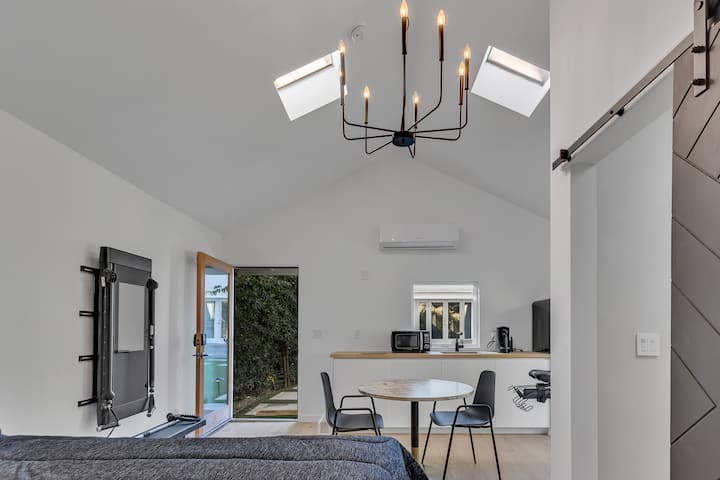 Guest Suite Oasis In The Heart Of West Hollywood - Hollywood, CA