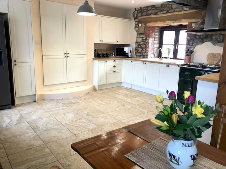 Rhiannon Room - Llandovery