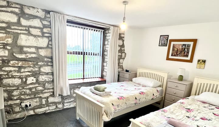 Family Suite - Llandeilo