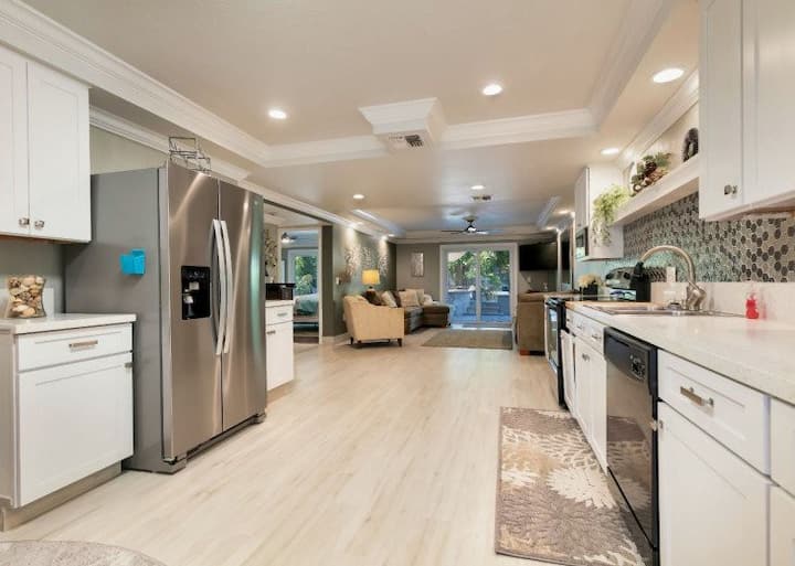 Pick Help Me Rhonda 1+1 Pool Spa Fire Pit Beach - Fort Myers Beach, FL