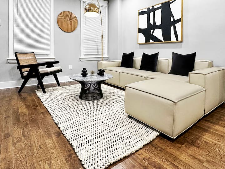 Newly Renovated Modern Philly Townhome - Philadelphia, PA