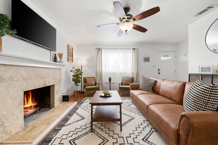 Charming 3br/2ba W/ Style, Adventure & Convenience - Rancho Cordova, CA