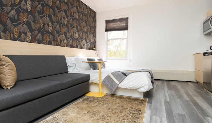 Elegant Retreat In Highlands - Edmonton, Canadá