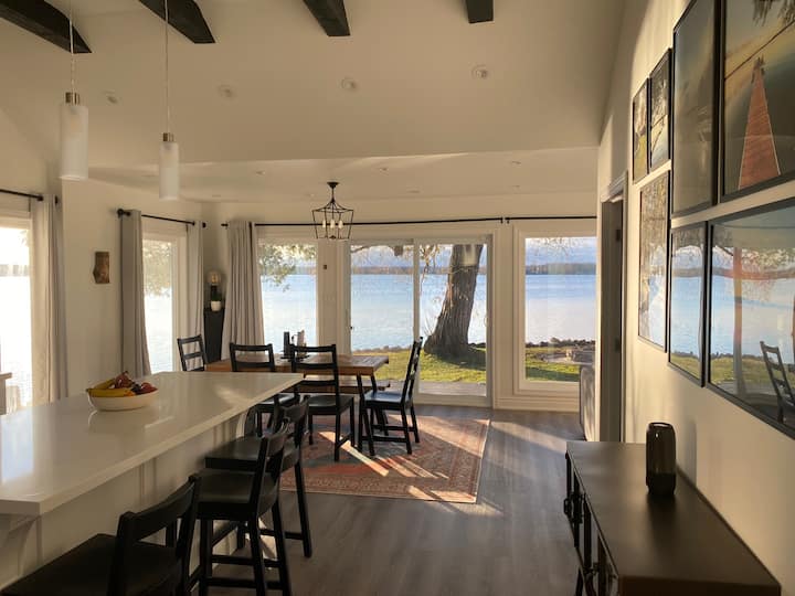 Simcoe Lakefront Cottage - Orillia