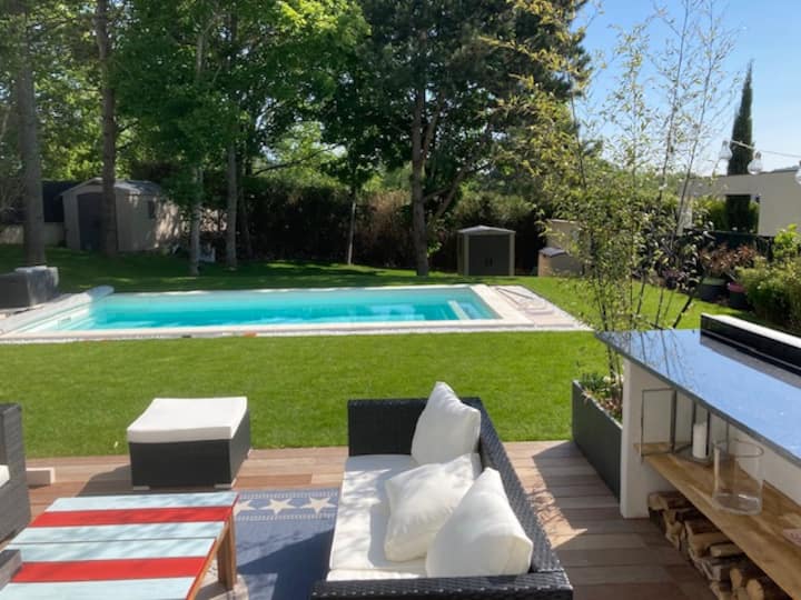 House With Swimming Pool - Orgeval