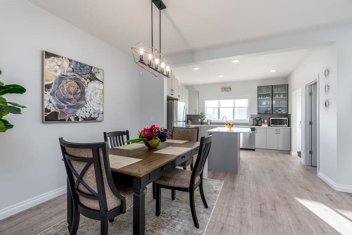 Enchanted Stay - A Remarkable Designer Home - Edmonton, Canada