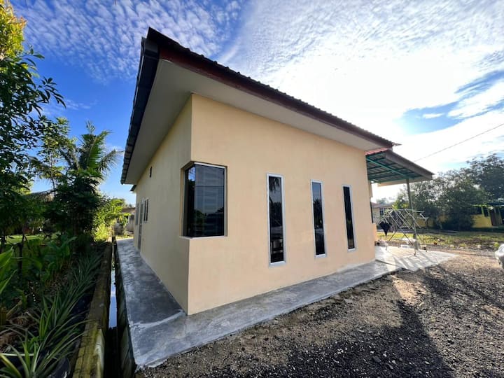 Inap Santai Tokwan & Maktok | Sawah View - Parit Buntar