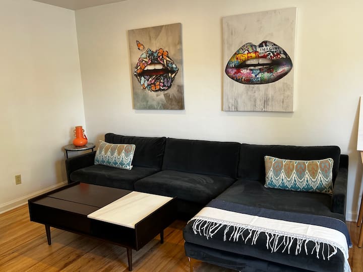 Sugarhouse Kitschy Cutie! - Salt Lake City, UT