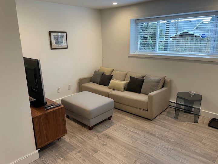 Large 2 Bedroom Private Suite ! - 6400