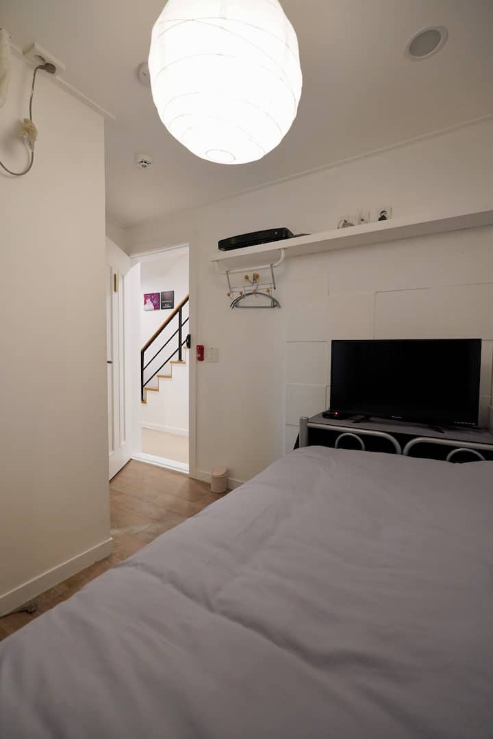 Cozy Single Room With Bath - Seoul