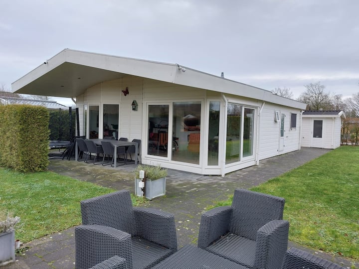 Vakantiehuis Aan Het Veluwemeer. - Dronten