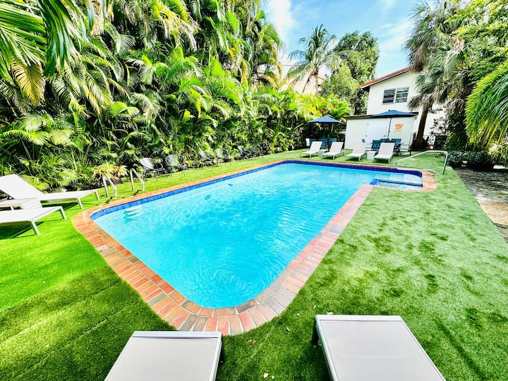 Spacious & Central 1br Apt W/ Shared Pool & Garden - Fort Lauderdale