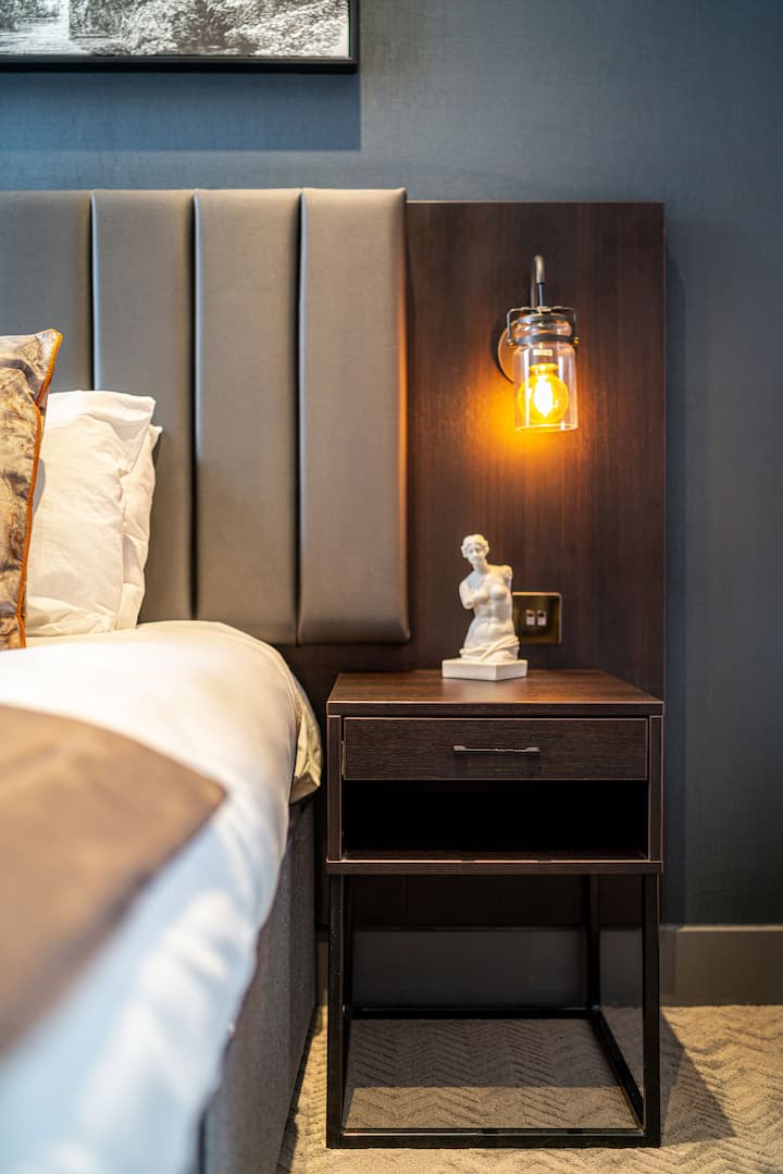 Two-bedroom Apartment (Sleeps 8) - Liverpool
