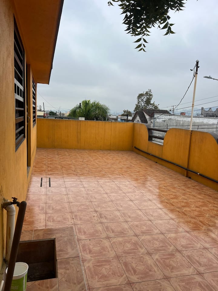 Amplio Alojamiento Familiar Para 6 Huespedes - Monterrey
