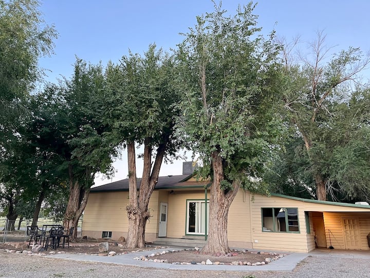Cozy Farm Home With A Creek - Grand Junction, CO