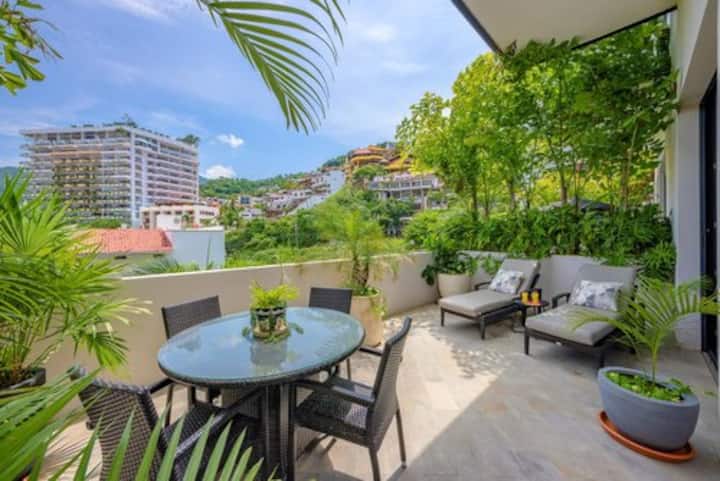 1-bedroom Mountain-view Oasis W/ Private Terrace - Puerto Vallarta