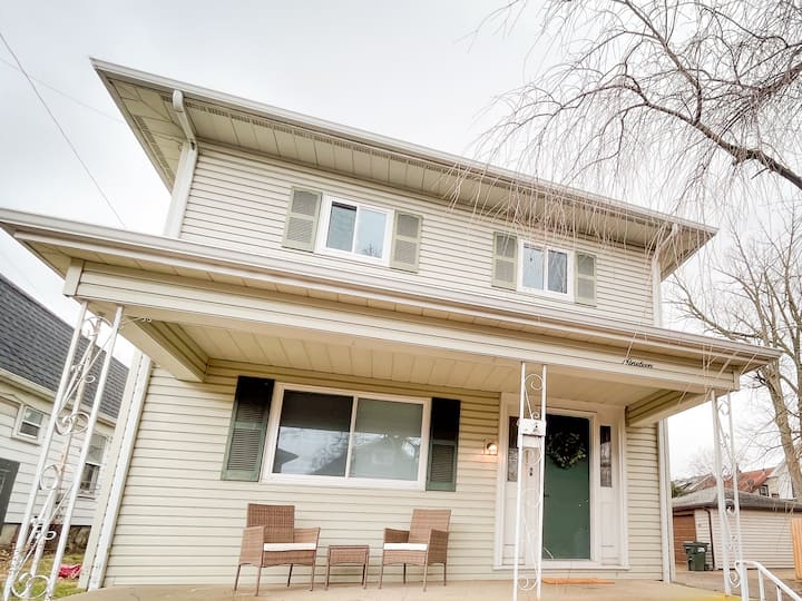 Spacious Off-campus House - Dayton