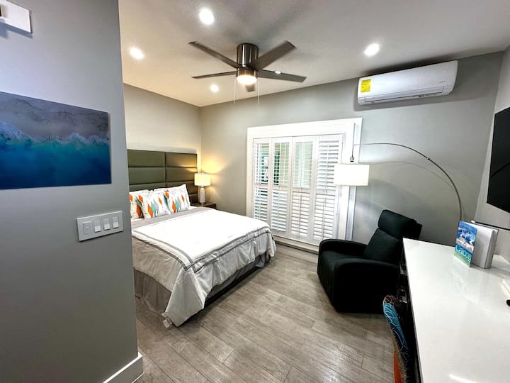 Modern Condo W/ Resort Amenities - Turks and Caicos Islands