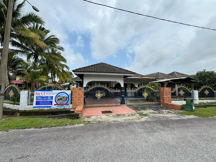 Nini Homestay @ Taman Sri Maulana - Pekan