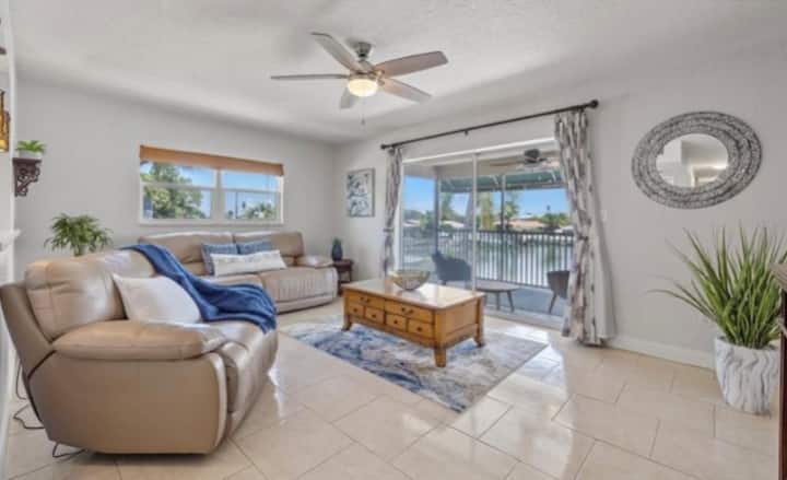 Waterfront Apartment With Dock Intreasure Island - Treasure Island, FL