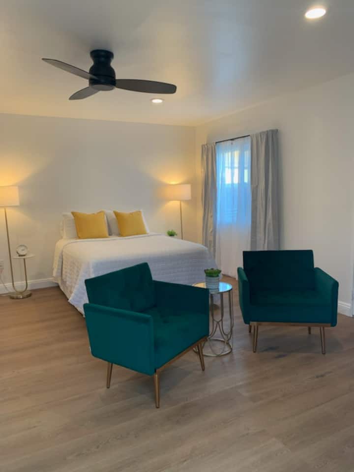 Studio Near Lax - El Segundo, CA